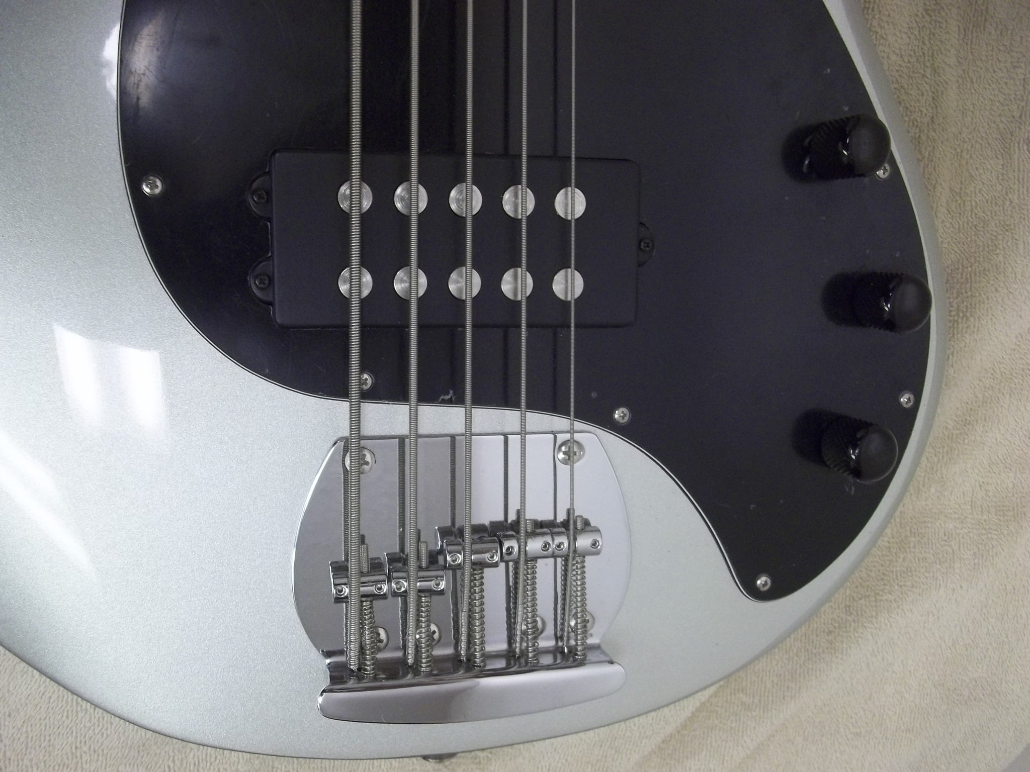 (USED) Musicman OLP Stingray 5-string bass guitar – Rainbow Music Shop